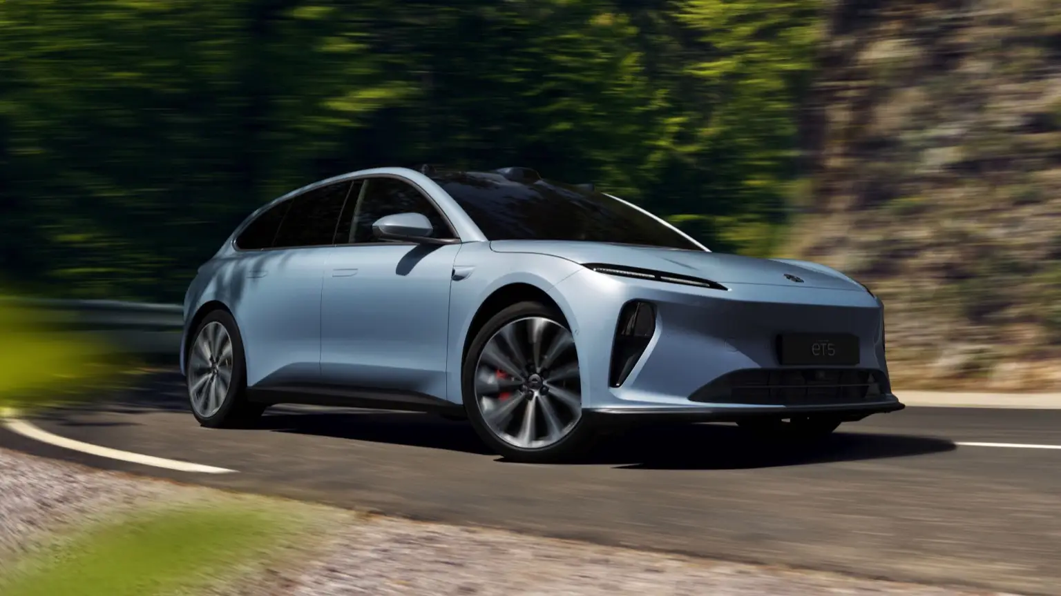 Tesla Model 3 vs NIO ET5: How They Stack Up – Expert Analysis on ...
